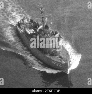 USS Direct (MSO-430) underway in 1954 Stock Photo - Alamy