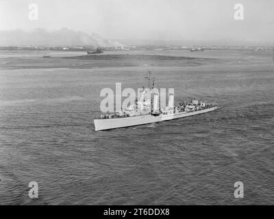 USS Ellyson (DD-454) underway in March 1954 Stock Photo - Alamy