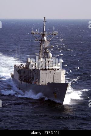 The USS Elrod (FFG-55), an Oliver Hazard Perry-class guided-missile ...