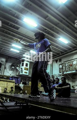 USS Essex (LHD 2) 150712 Stock Photo - Alamy