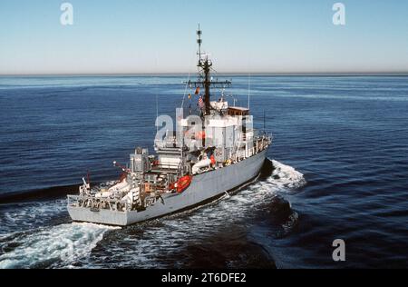 USS Excel (MSO-439) underway off San Diego, California (USA), on 14 ...