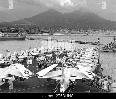 USS Forrestal (CVA-59) forward flight deck view in 1967 Stock Photo - Alamy