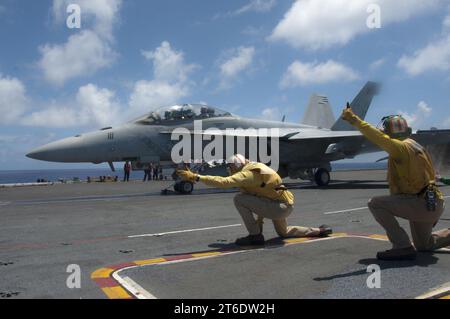 USS George Washington operations 150605 Stock Photo - Alamy