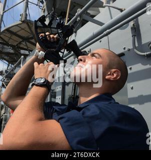 USS GETTYSBURG (CG 64) 131008 Stock Photo - Alamy