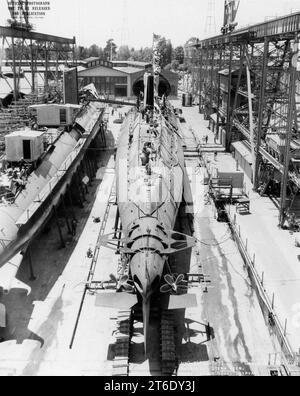 USS Grayback (SSG-574) building Stock Photo - Alamy