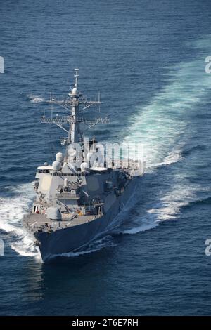 USS HOPPER (DDG 70) 131116 Stock Photo - Alamy