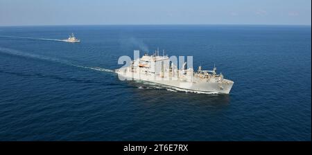 USS HOPPER (DDG 70) 131116 Stock Photo - Alamy