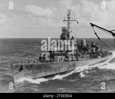 USS Jenkins (DD-447) underway at sea, in 1967 Stock Photo - Alamy