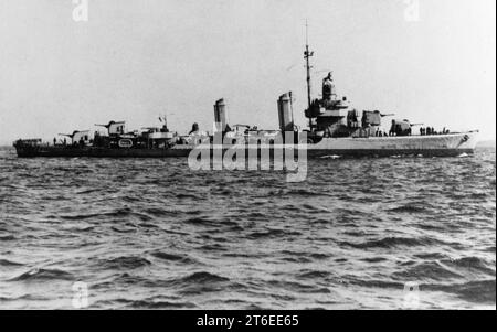 USS Kendrick (DD-612) at sea on 26 April 1943 Stock Photo - Alamy