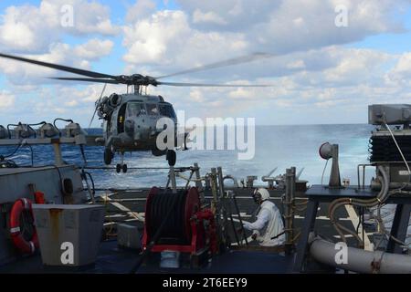 USS Laboon conducts flight operations Stock Photo - Alamy