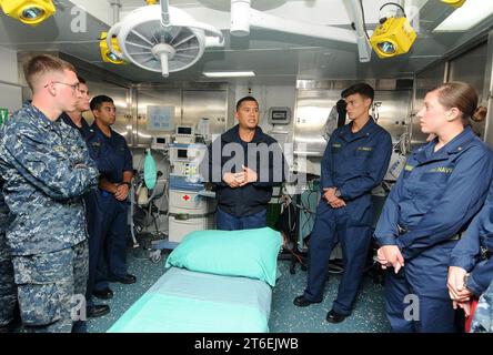 USS Makin Island maiden deployment 111220 Stock Photo - Alamy