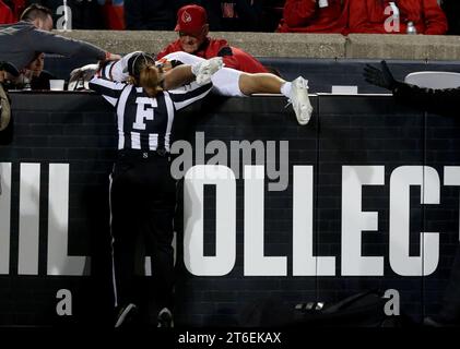 Virginia quarterback Anthony Colandrea (10) warms up before an NCAA ...