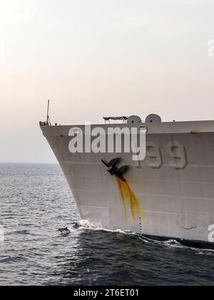 USS MONTEREY (CG 61) 130810 Stock Photo - Alamy