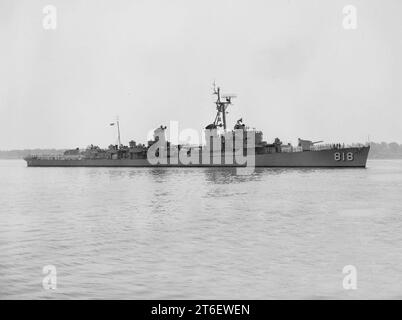USS New (DD-818) underway on 15 May 1951 Stock Photo - Alamy