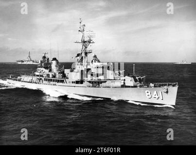 USS Noa (DD-841) underway, circa in October 1950 Stock Photo - Alamy