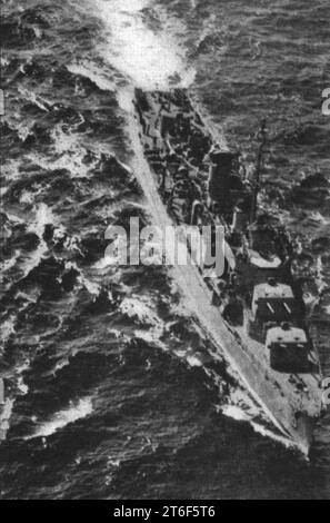 USS Power (DD-839) in the Med 1950 Stock Photo - Alamy