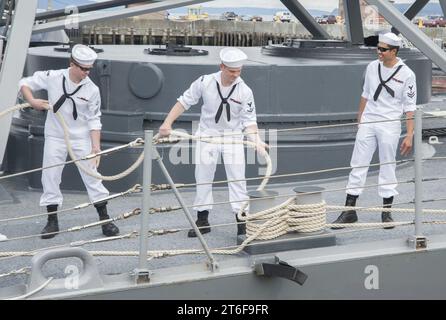 USS Rodney M. Davis 140612 Stock Photo - Alamy