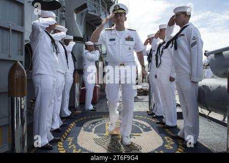 USS Rodney M. Davis operations 141110 Stock Photo - Alamy