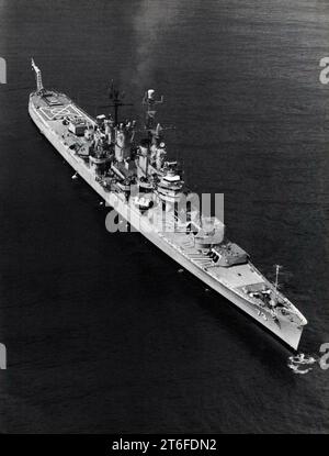 USS Saint Paul (CA-73) at Hong Kong, in 1953 Stock Photo - Alamy