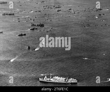 USS Samaritan (AH-10 Stock Photo - Alamy