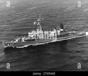 USS Sarsfield (DD-837) en route to Augusta Bay (Sicily) on 23 July 1973 ...