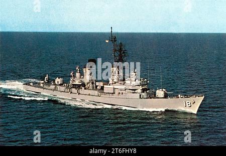 USS Semmes (DDG-18) underway at sea, circa in the 1970s Stock Photo - Alamy