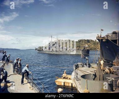 USS St Louis (CL-49 Stock Photo - Alamy