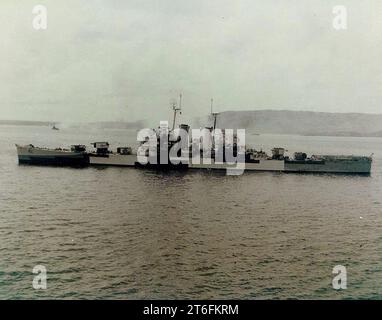 USS St Louis (CL-49 Stock Photo - Alamy