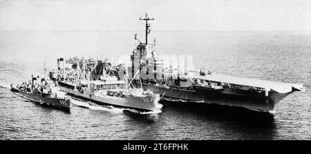 USS Taluga (AO-62 Stock Photo - Alamy