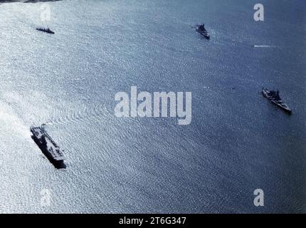 USS Washington (BB-56), a North Carolina-class battleship of the U.S ...