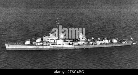 USS William M. Wood (DD-715) underway, circa the later 1940s Stock ...