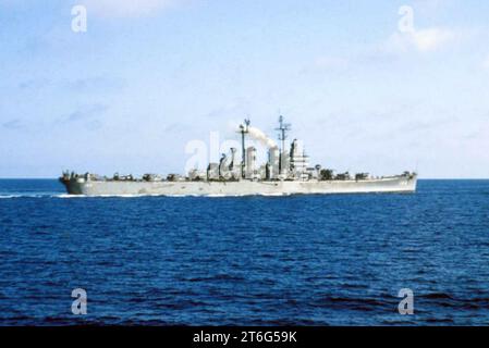 USS Worcester (CL-144) underway in the Mediterranean Sea in June 1950 ...