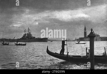 USS Worcester (CL-144) at Venice in 1949 Stock Photo - Alamy