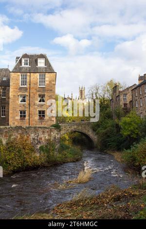 Edinburgh: the Water of Leith runs under Bells Brae bridge in Dean ...