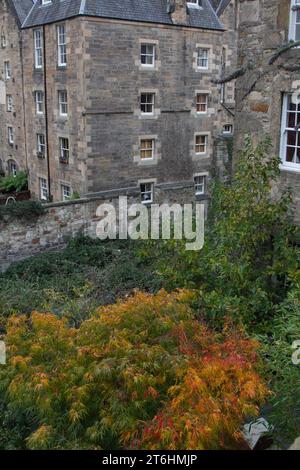 Typical stone buildings in Edinburgh Stock Photo - Alamy