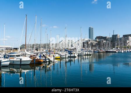 Denmark, Aarhus, Aarhus Havn, harbor, marina, behind it peninsula and ...