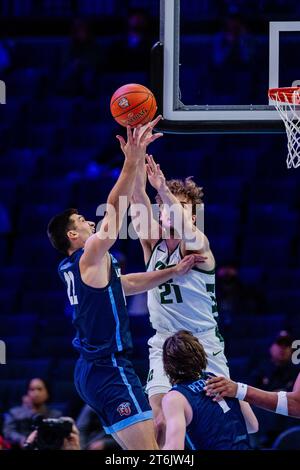 Liberty forward Kyle Rode (22) works against Alabama forward Brandon ...
