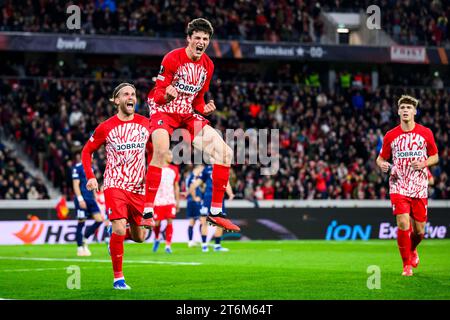left to right Merlin Rohl (SC Freiburg), Ragnar Ache (FC Cologne ...