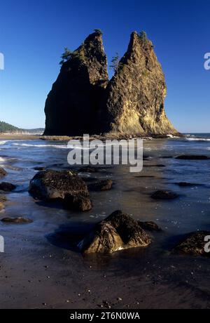 Split Rock Rialto Beach, Olympic National Park, Washington State Stock ...