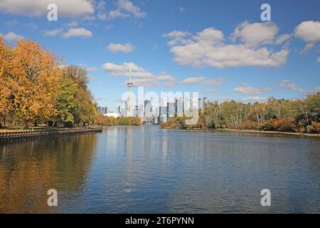 Toronto Skyline In Autumn Stock Photo - Alamy