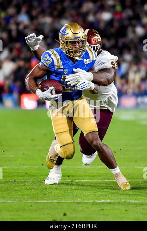 PASADENA, CA - NOVEMBER 22: UCLA Bruins quarterback Nico Iamaleava (9 ...
