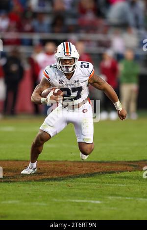 Auburn running back Jarquez Hunter (27) prays in the end zone before an ...