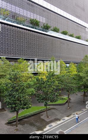 Breeze Nan Shan shopping mall, Xinyi, Taipei, Taiwan Stock Photo - Alamy