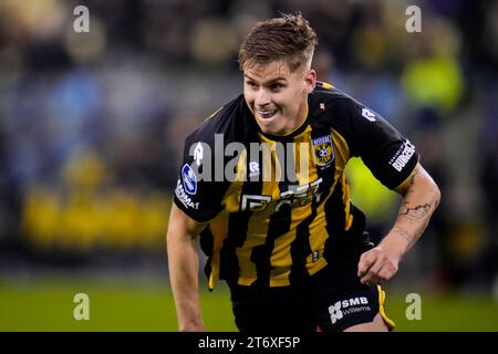 ARNHEM, NETHERLANDS - NOVEMBER 11: Ramon Hendriks of Vitesse gestures ...