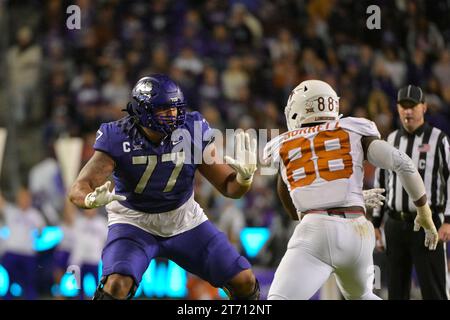 Texas defensive lineman Barryn Sorrell (DL66) poses for a portrait at ...