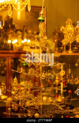 Christmas treeon street in downtown, Vienna, Austria Stock Photo - Alamy