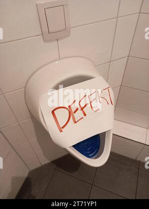 defektes toilettenbecken für herren defektes toilettenbecken für herren ...