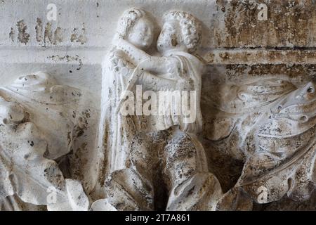 The Kiss: a couple kissing eachother - Love, Marriage, Fathering and ...