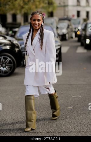 Street style, MV Tiangue arriving at Chanel Spring Summer 2023 show ...