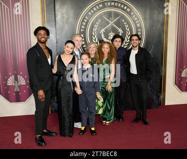 Luna Steeples, Sofia Sanchez, Knox Gibson und Max Raphael bei der ...